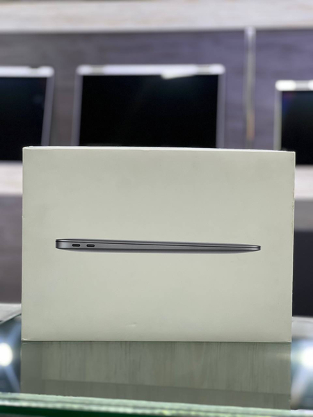 MacBook Air M1 13-inch 8/256