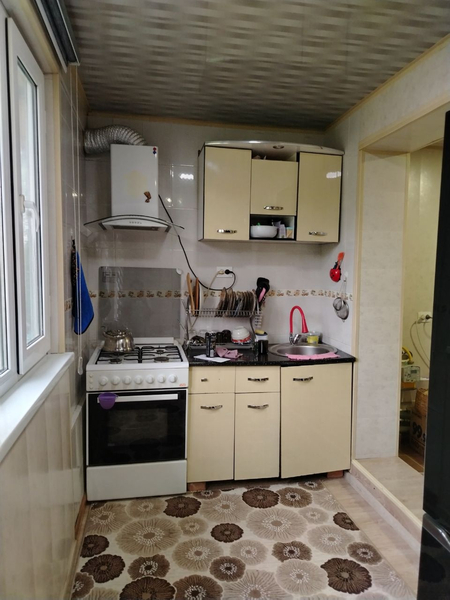 ПРОДАЕТСЯ Чирчик ш. 3 м/н Нептун 4-этаж 3х