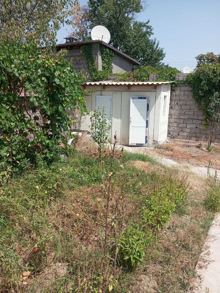 Dala hovli sotiladi