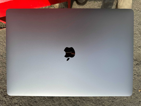 MacBook Pro 2019 16-inch, Core i7 2.6GHz, 16 RAM, 512 SSD