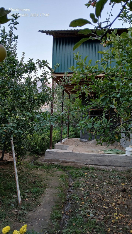 Yarim tayyor dacha sotiladi