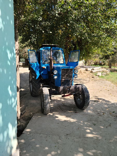 MTZ 80 BELORUS Traktor sotiladi