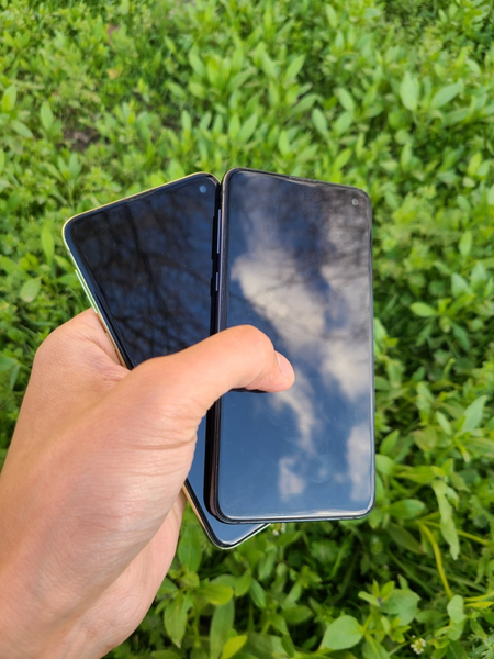 Samsung Galaxy S10e DUOS. OzU 6 GB. Joyi 128 GB. IDEAL. Garantya bor