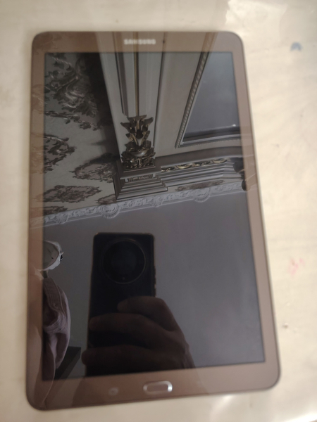 Samsung Galaxy Tab E sotiladi xolati yaxshi