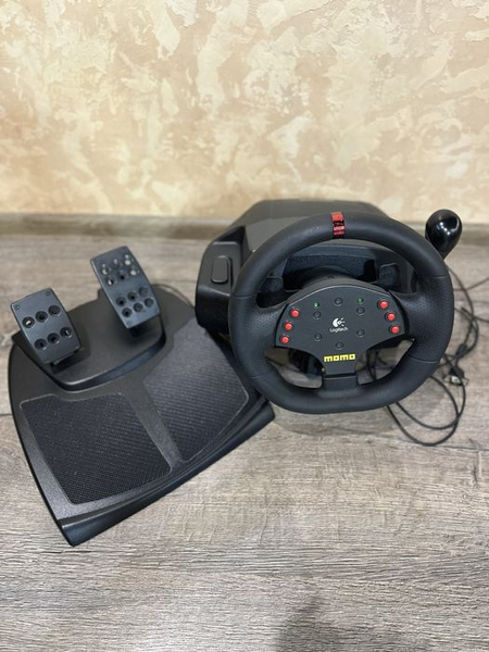 Игровой руль Momo Logitech