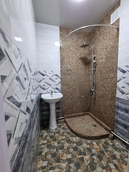 2/1/4 Ялангач Базарчик. 47м². Не торцевая. Балкон 1,5×3.