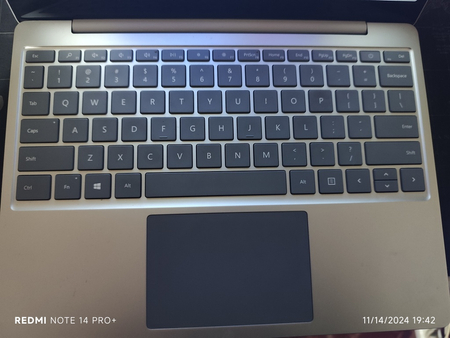 Microsoft surface laptop go i5 10-pokoleniya