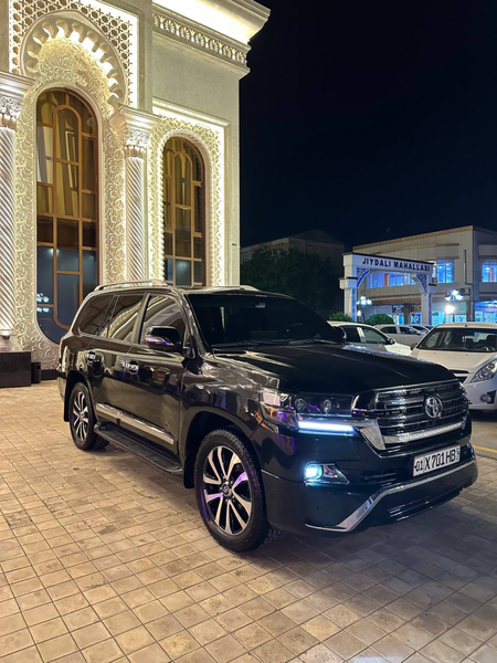 Mersades benz  Rolls roys Tayota
