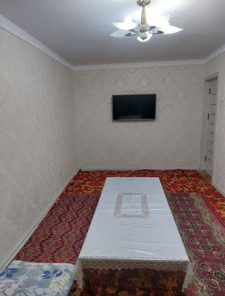 ТТЗ   Бойжигит  4 - ком. 1 - этаж Балкон: 2х6 Площадь: 80м²