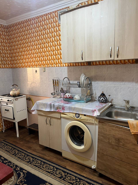 Продам квартиру 1/5/5 на массиве Ялангач ,Чимган магазин ориентир