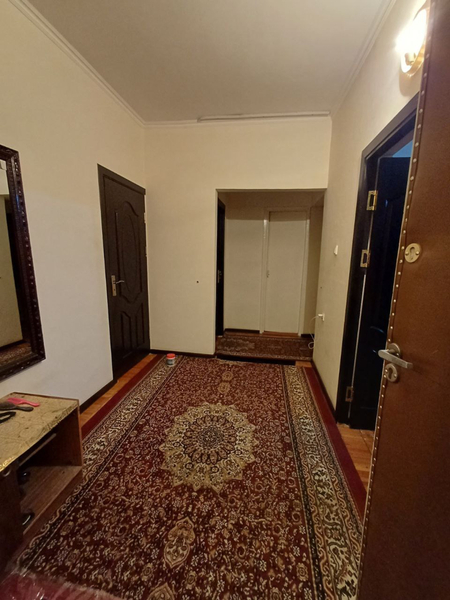 Срочно продаётся Юнусабад 19кв 4/5/5
