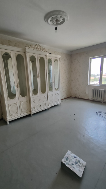 Продаётся 1 ком на сергели 7 балкон 2-6.этаж 1