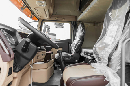 Седельный тягач FAW JH6 4x2 CNG (на метане)