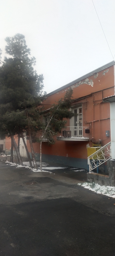 Тулабой чорахаси ёнида Янги курулаётган Масчит рупарасида Ховли Сотила
