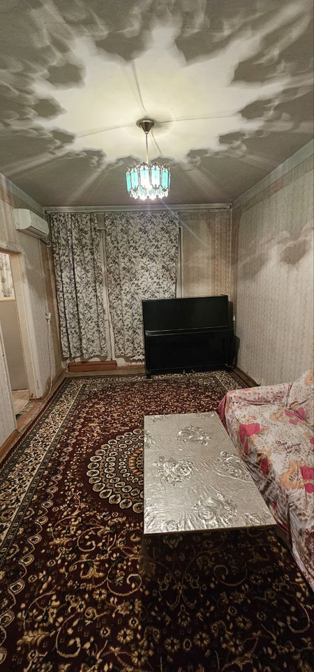 Чиланзар 11кв  1/4/4  1,5+3м²  33м²