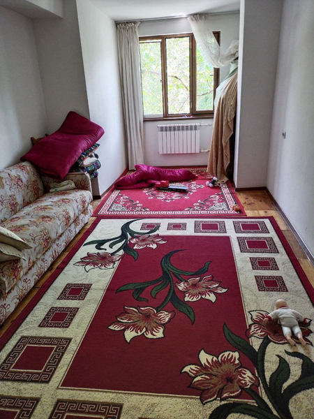 На дружбе 2 в 3 комнатная срочно продам.