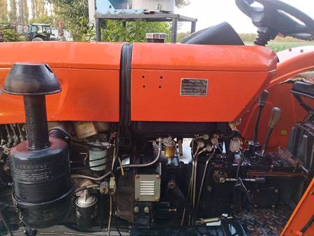 Traktor 404 chimgan