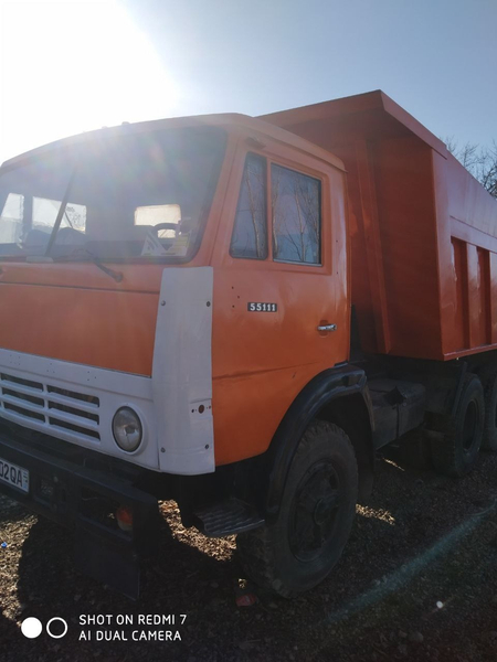 Kamaz samasval srochna sotiladi