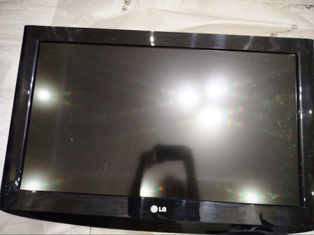 Телевизор LG 32 с кронштейном