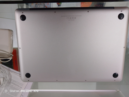Macbook pro sotiladi