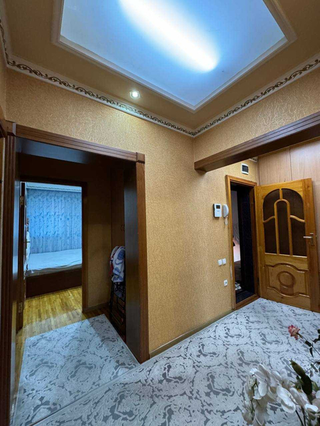 ТИНЧЛИК метросини олдида 3/5/9 квартира сотилади. Евроремонт. 70м2.