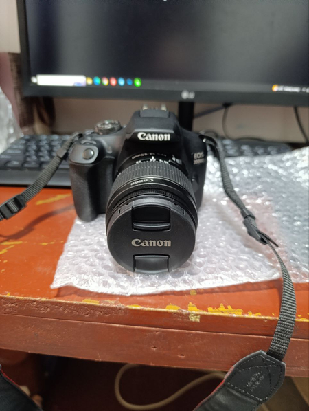 Canon Fotoapparat. Фотоаппарат 2000D