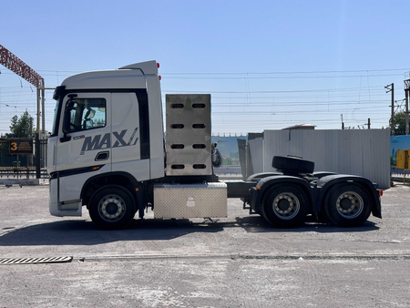 Седельный тягач HOWO МАХ 6x4 CNG (пневмоподушка) механика 69400 USA