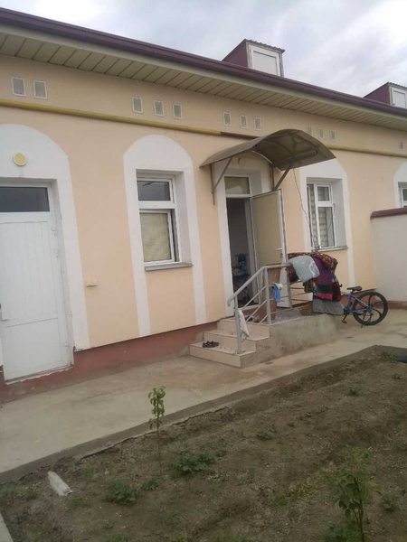 3 xonali kottej sotiladi  manzil Jaloir Qodir ota kafesi  yonida