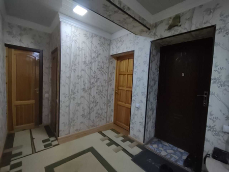 Продается 3-комнатная квартира в отличном кирпичном доме! (J914)
