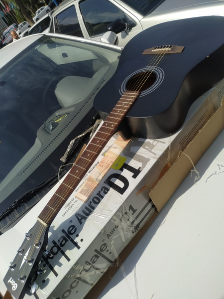 Gitara AD810 rangi qora