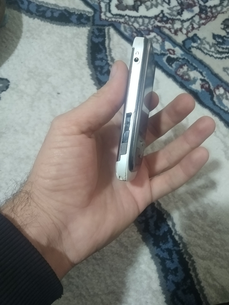 Nokia E66 sotladi uz imeya otkan