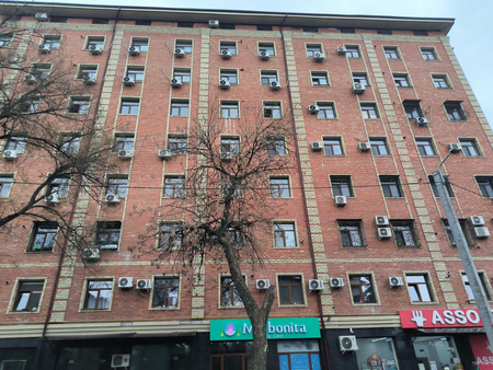 Сдается в аренду в новостройке 3/9/9 на Ялангач напротив Эко базара.