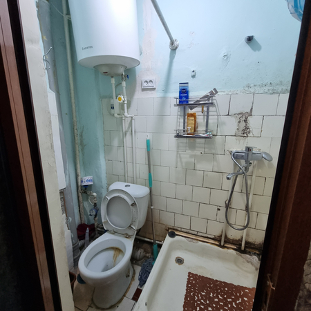 Продаётся дом 1 комната на 2 этаже шота руставили ор 51 школа