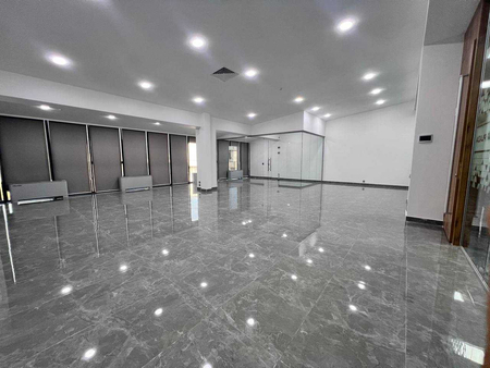 Аренда от 50 до 700 квадратов в центре города (DMAAR PLAZA)