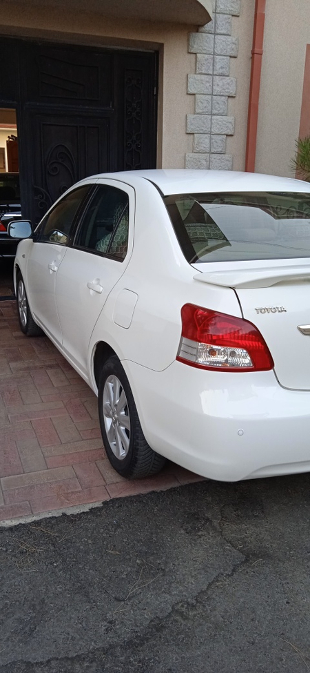 Продам Toyota Yaris 2008 года 1.5 пр 122.000т