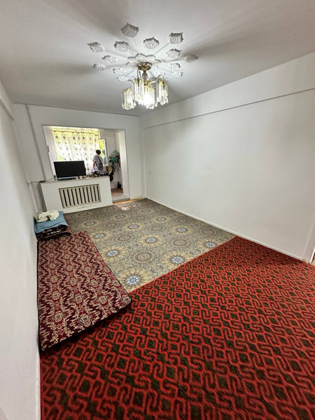 Продаю свою квартиру срочно Алмазар Кара камыш трехкомнатная не торец