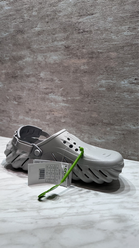 Продам оригинальные Crocs