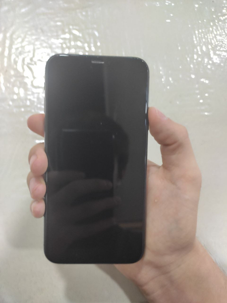 iPhone xs ideal.