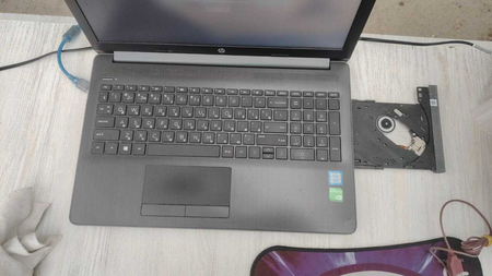 HP core i3 7th GEN 2.3GHz sotiladi !!!