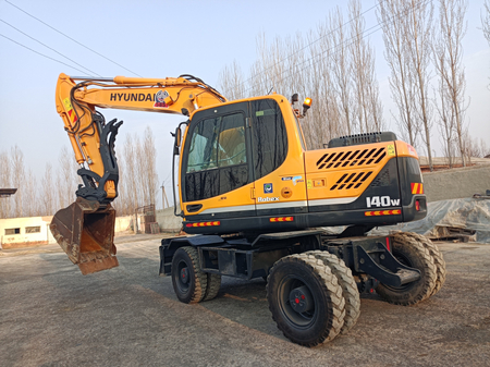 Ekiskavator Hyundai 140w