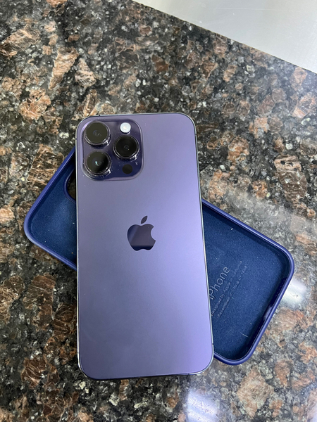 Iphone 14pro Max purple