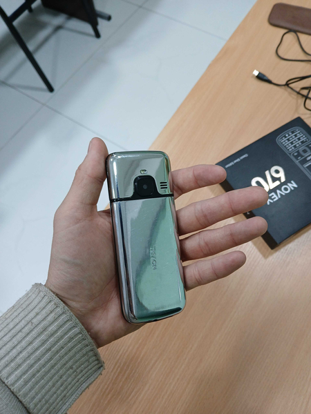 Novey 670 yangi telefon