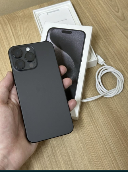 iPhone 15про макс