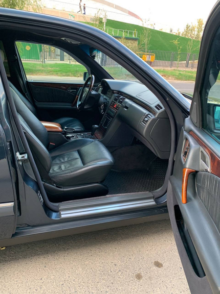 Срочно продаётся W 210 Mercedes benz! Мерседес бенз краска родная!
