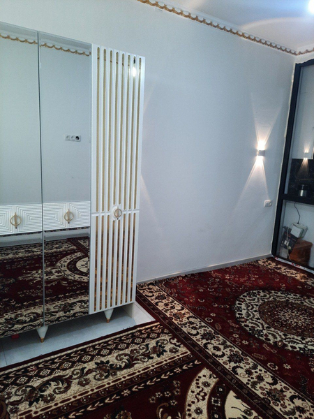 3xonali luxe beruni metroga qizlarga