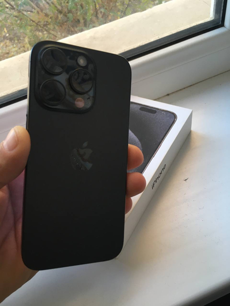 Iphone 15 pro  256 gb  99% тел 3 ай усланган таза усланган