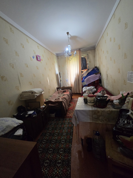 Продается квартира на Чиланзаре 19 квартале 3/4/4 бал 1,5х3