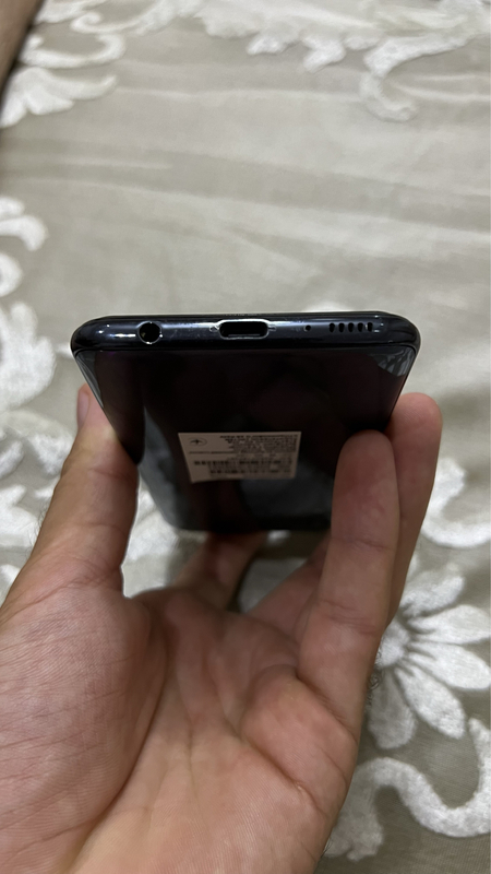 Samsung A40. 1 mln 260 ming