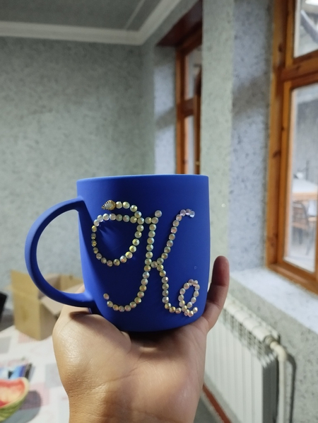 Продаю кружки для подарка, ч камушками Сваровский.