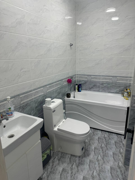 2 xonali tayyor uy remonti bn mebel texnikalari bn.